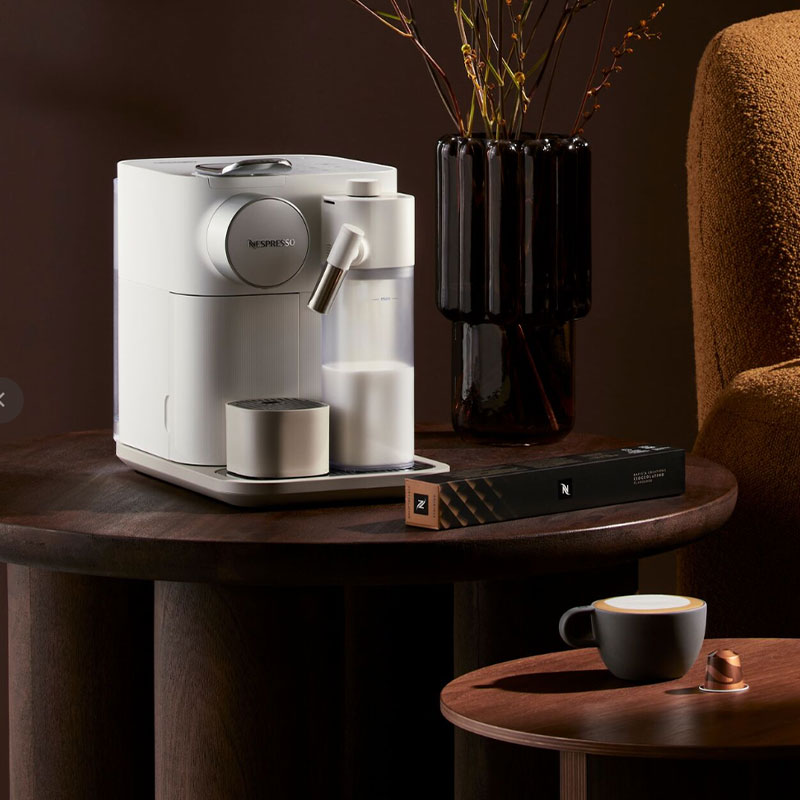 Gran Lattissima Sophisticated Darks | Coffee Machine | Nespresso™ GR