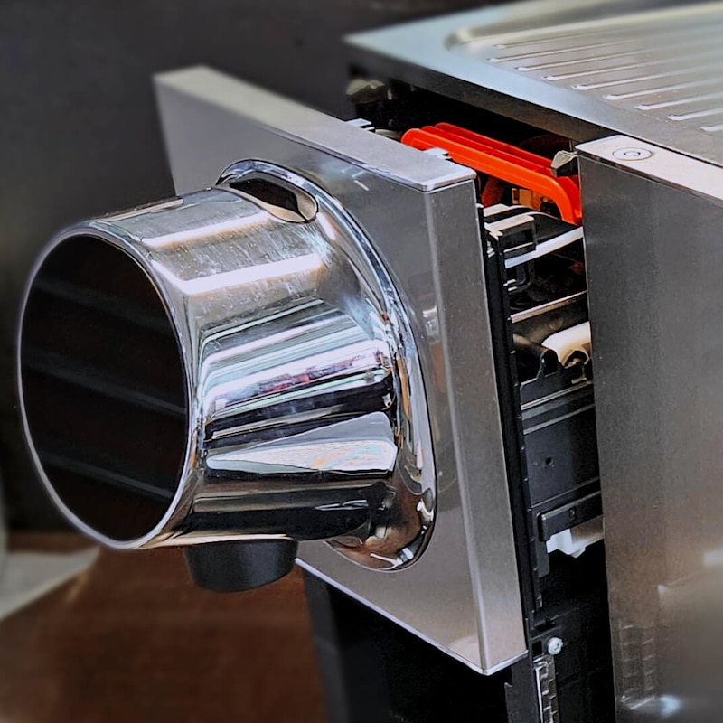 Relove | Aufbereitete Maschinen | Nespresso Professional DE