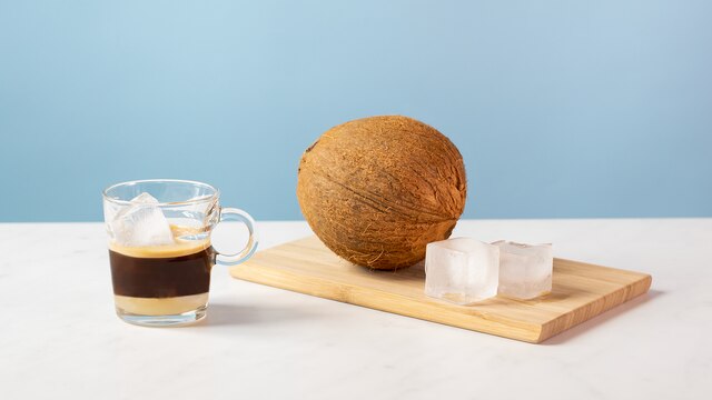 Long Black Over Ice - Versione short - Ricette Nespresso